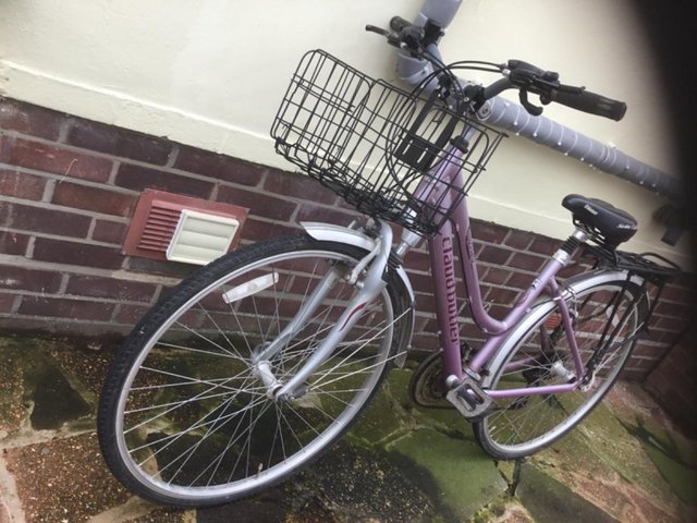 Second hand ladies bike with basket store