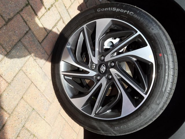 Hyundai Tucson 19 inch alloy For Sale in Rochdale, Lancs | Preloved
