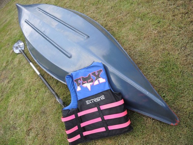 SINGLE SEAT GRP KAYAK CANOE WITH PADDLE AND LIFE JACKET For Sale in ...